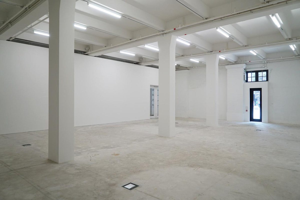 High Ceiling Hall in a Central Heritage | Storefront