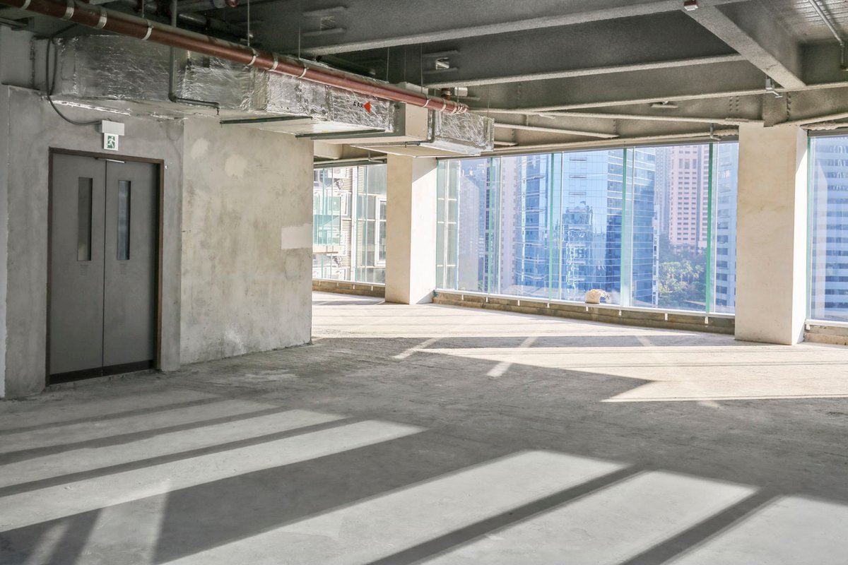 New Iconic Loft with Rooftop in Central | Storefront