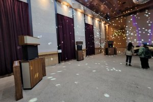 NEW HOT SPOT Space Seongsu Dong + Very Beautiful Design High Ceilings ...