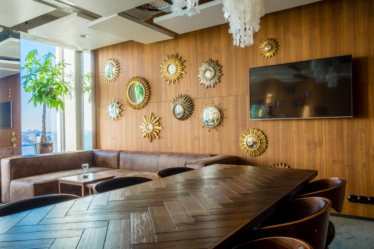 Modern And Elegant Meeting Room for Rent | Storefront